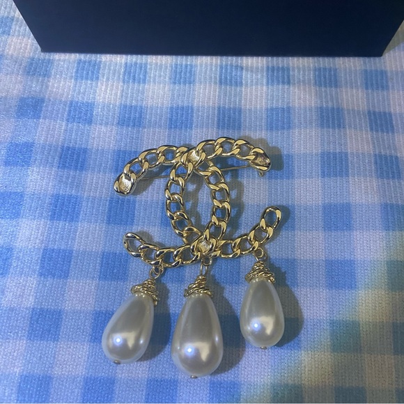 CHANEL | Jewelry | Authentic Chanel Brooch | Poshmark